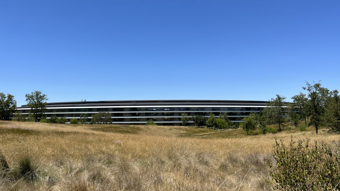 Once again, Apple calls workers back to the office—once again, workers ...