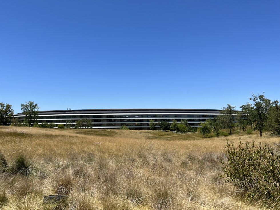 Once again, Apple calls workers back to the office—once again, workers ...