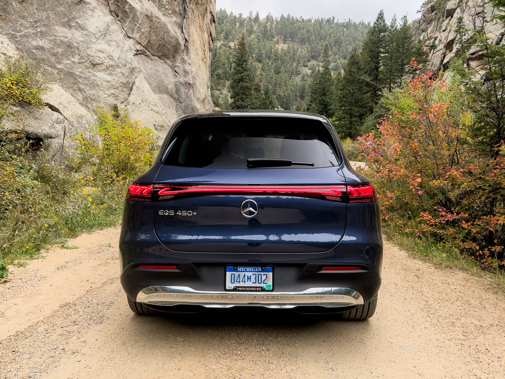 The one people in America will buy: The 2023 Mercedes-Benz EQS SUV ...