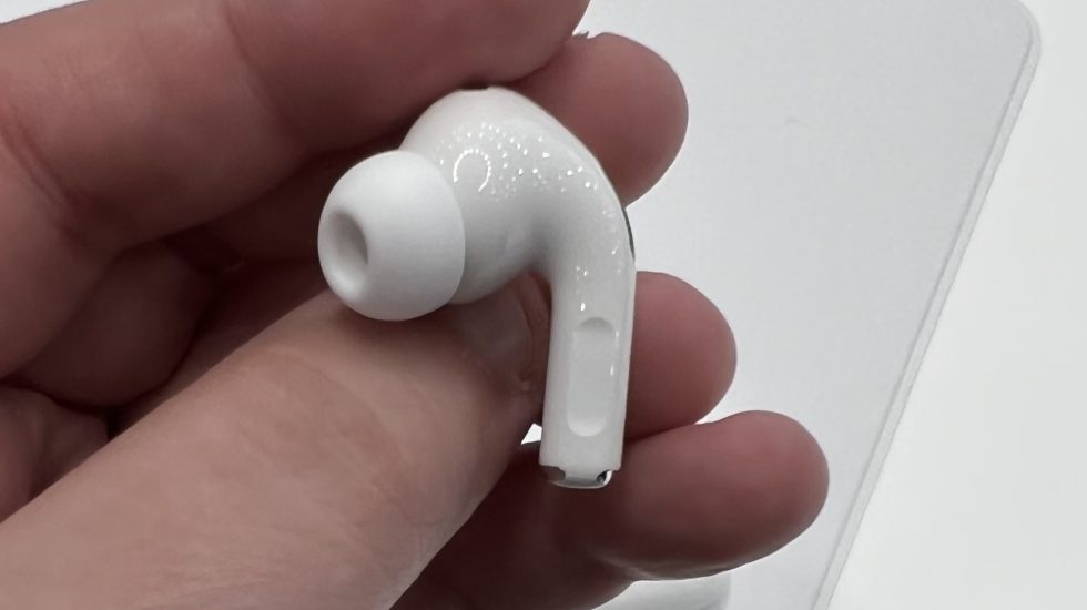 Hands-on with the Apple Watch Ultra and AirPods Pro - Ars Technica