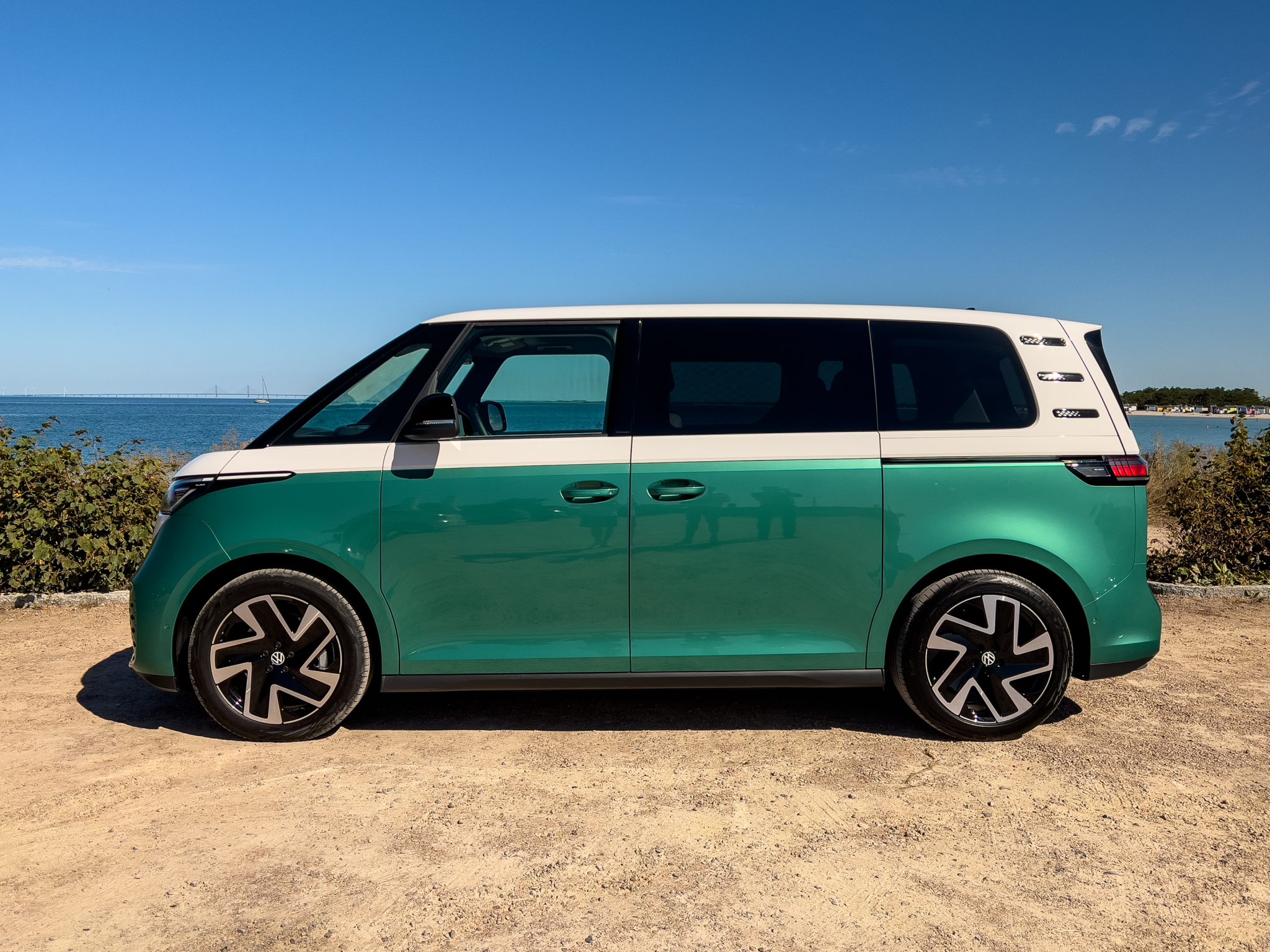 What we learned driving VW’s new electric ID Buzz - Ars Technica