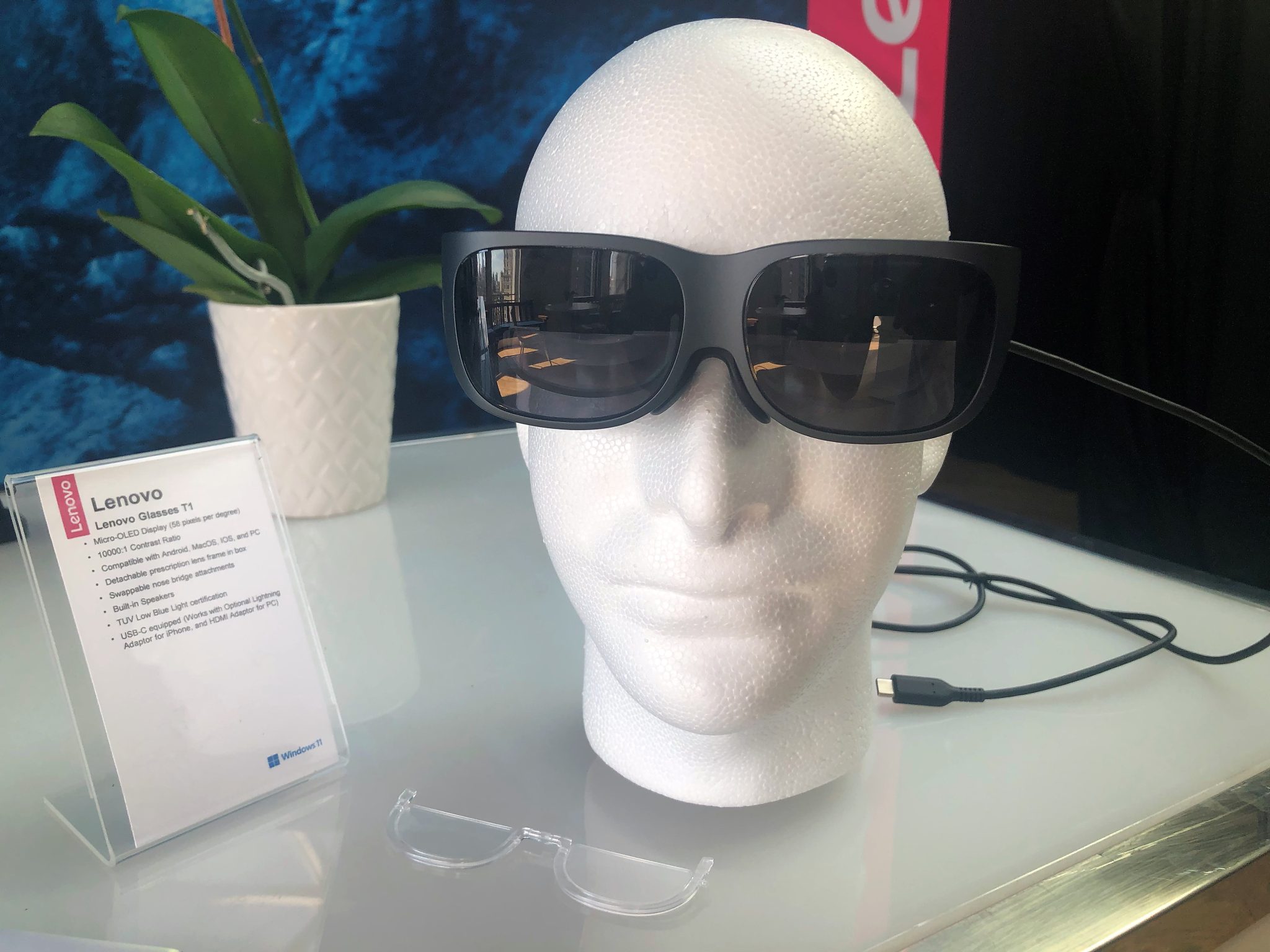 Lenovo announces consumer AR glasses that can tether to iPhones - Ars ...