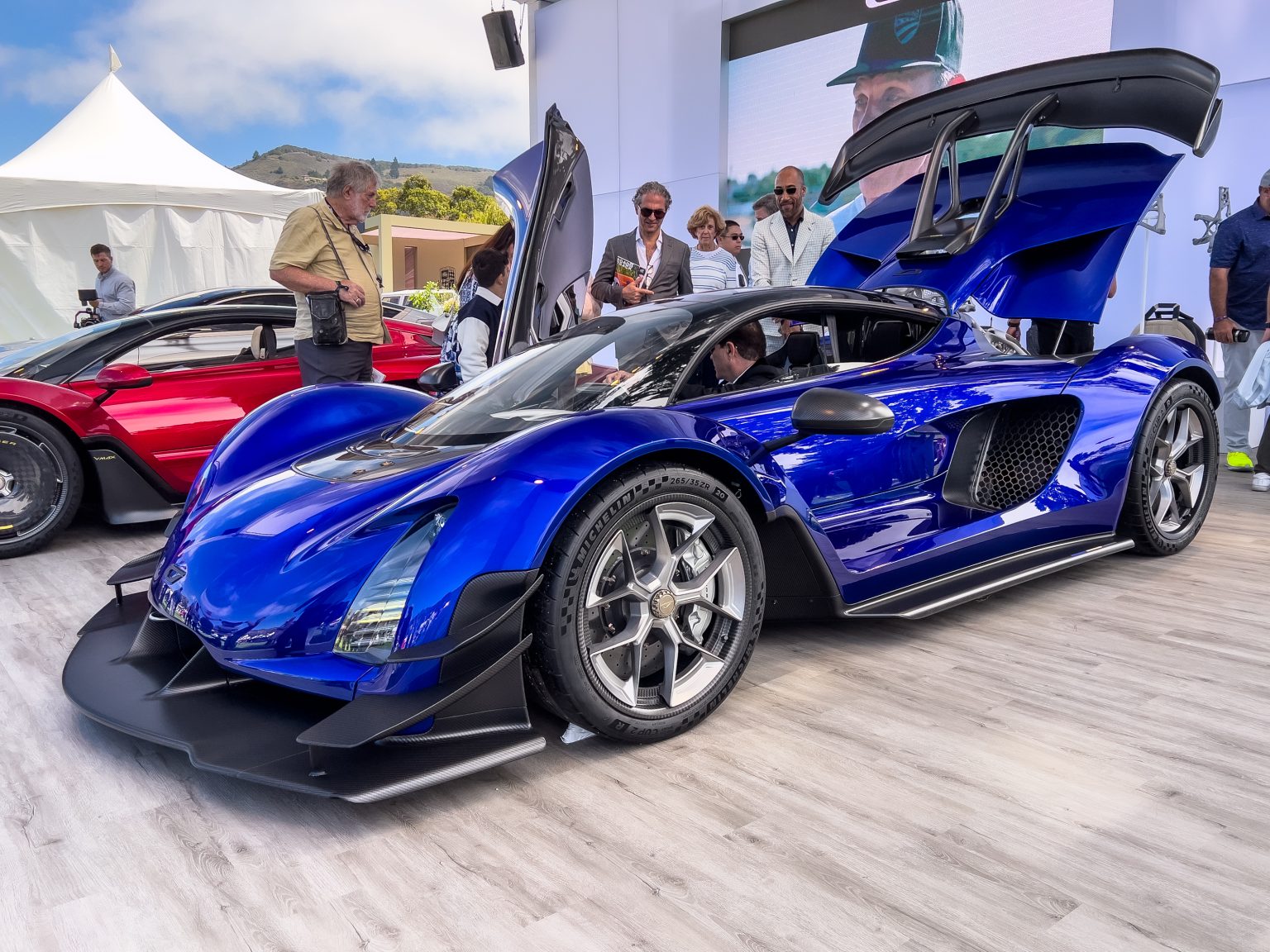 This car company set new track records to prove its 3D printing tech ...