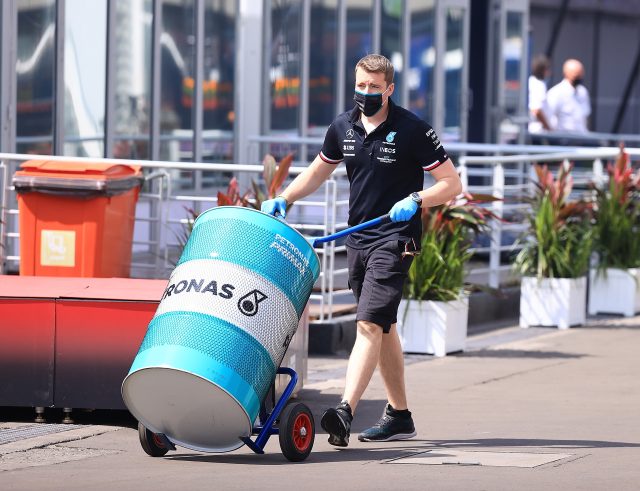 What’s the deal with Formula 1 and sustainable fuels? - Ars Technica