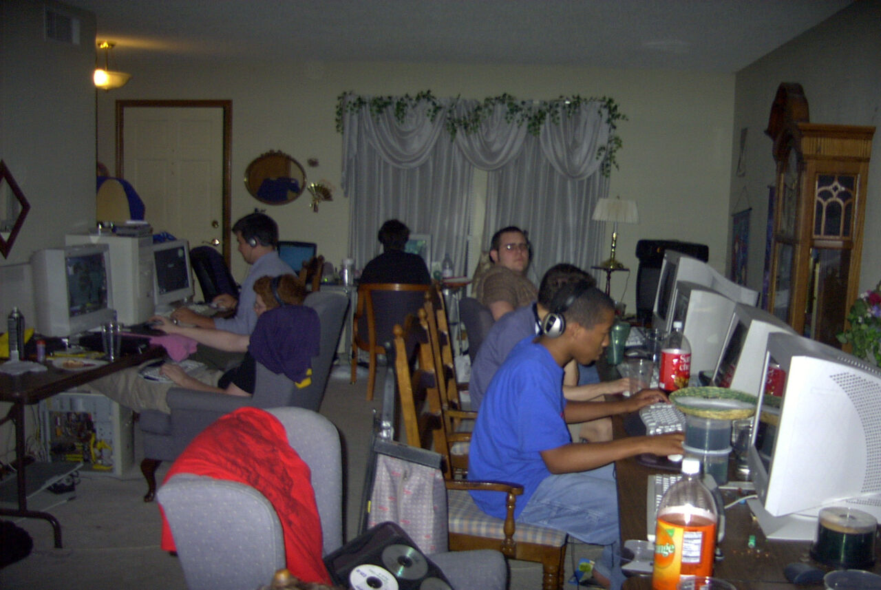“Just a bunch of idiots having fun”—a photo history of the LAN party | Ars Technica