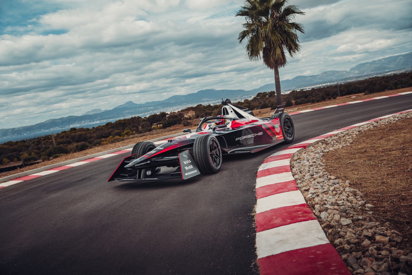 Porsche unveils smaller, lighter, faster Formula E race car, the 99X ...