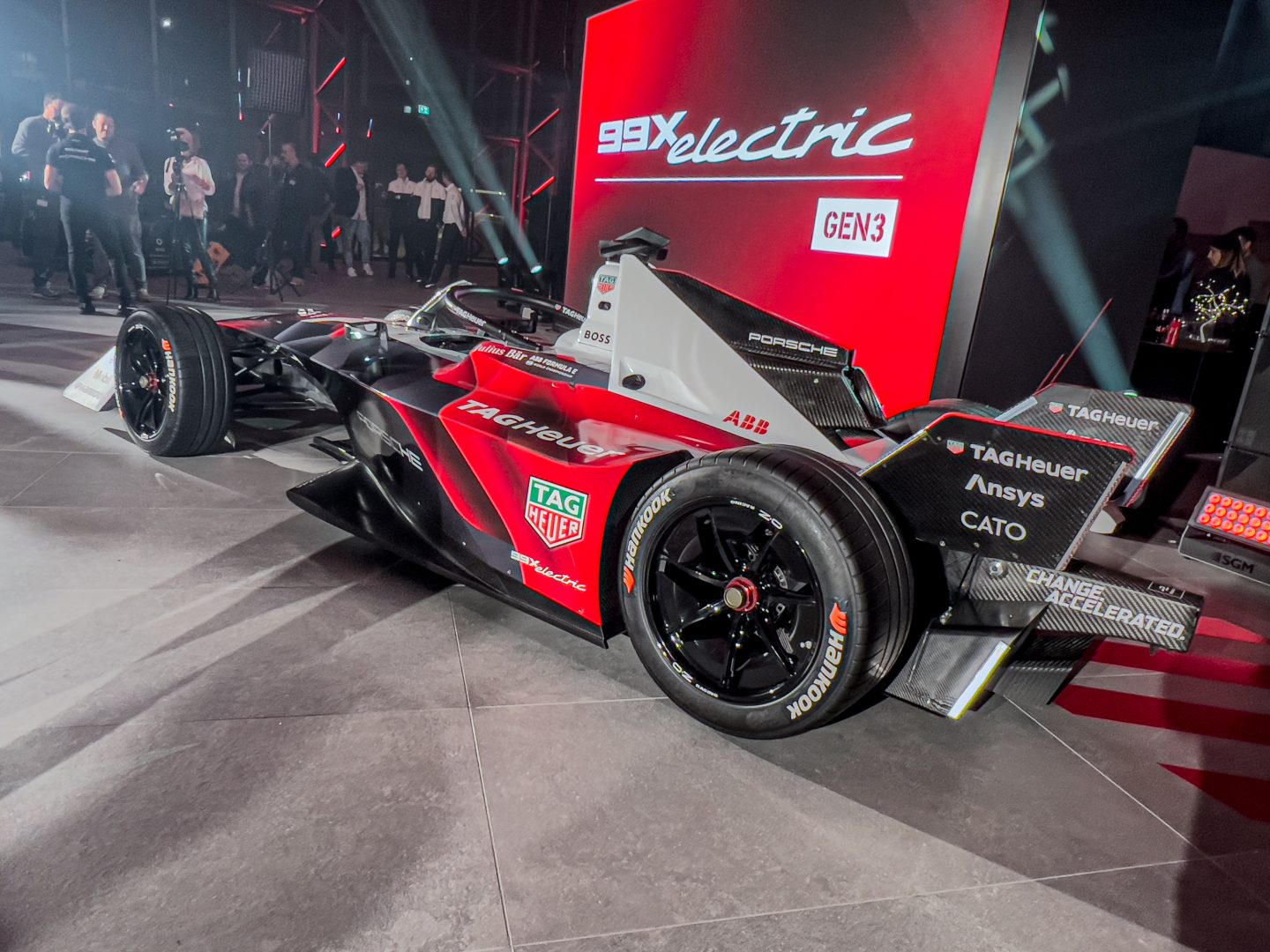 Porsche unveils smaller, lighter, faster Formula E race car, the 99X ...