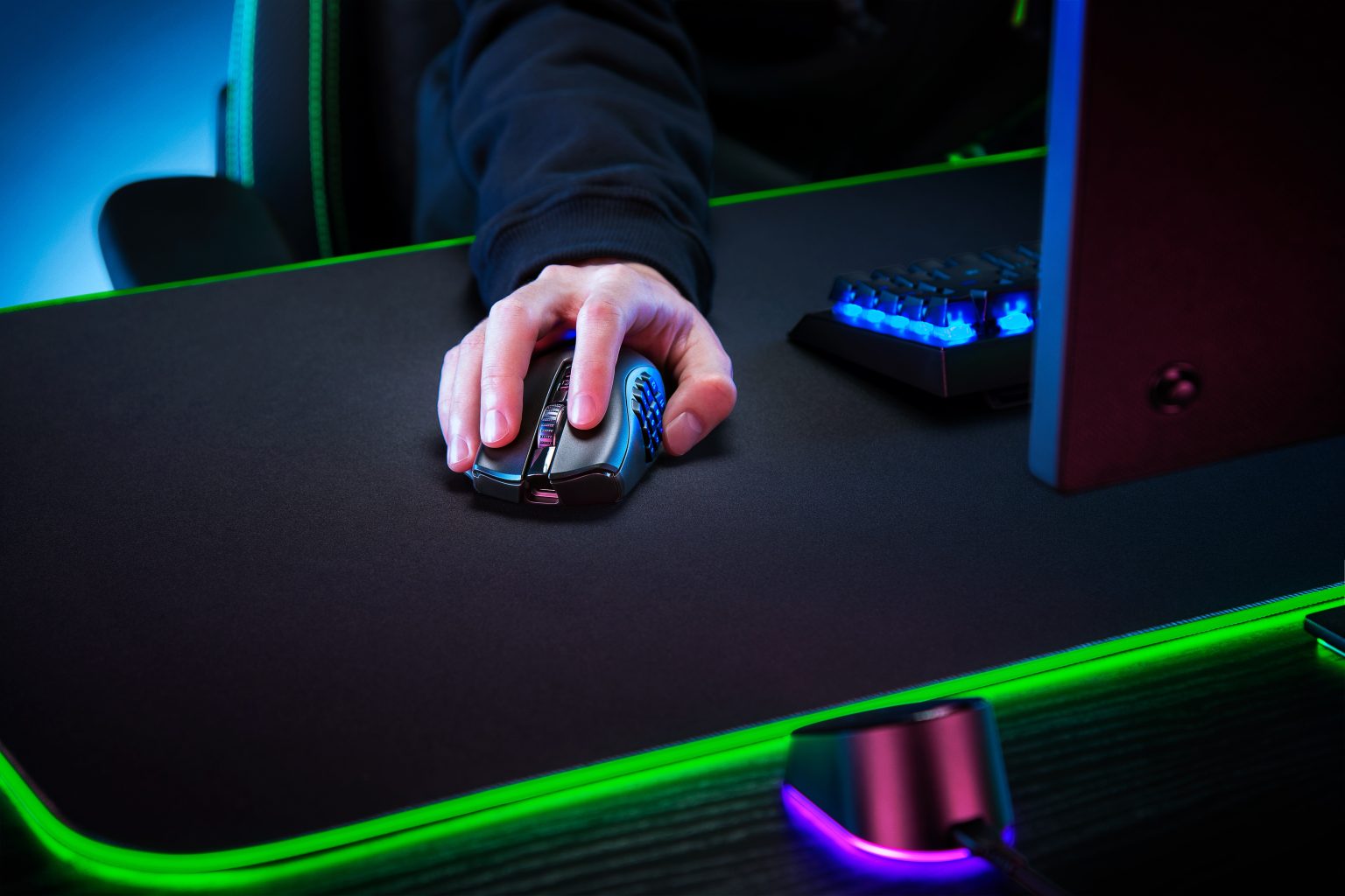Razer’s new wireless mouse has an exceptionally customizable scroll ...