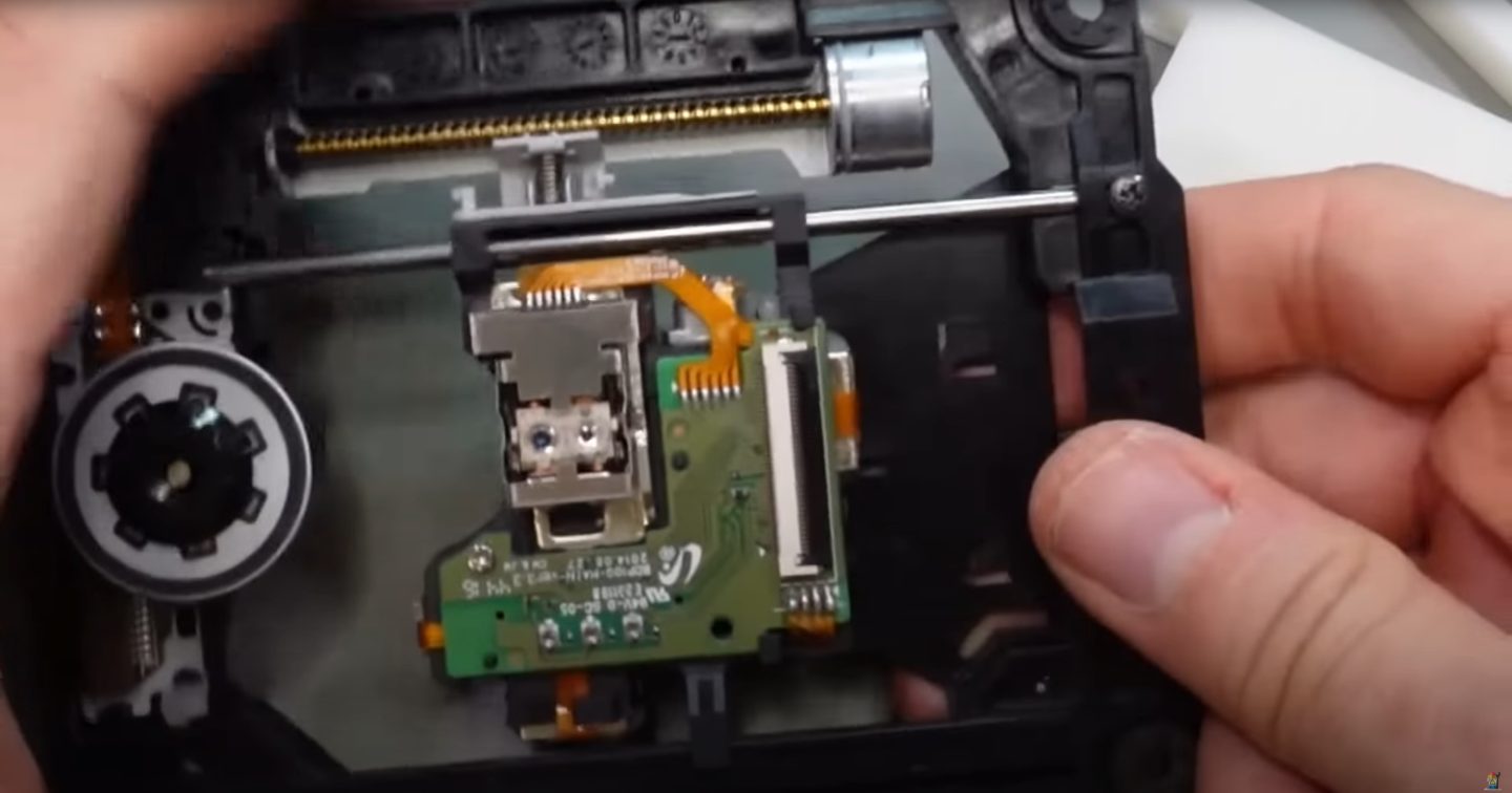 Blu-ray player gathering dust? Turn it into a laser-scanning microscope ...