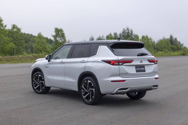 The 2023 Mitsubishi Outlander PHEV is a much-improved hybrid SUV - Ars ...