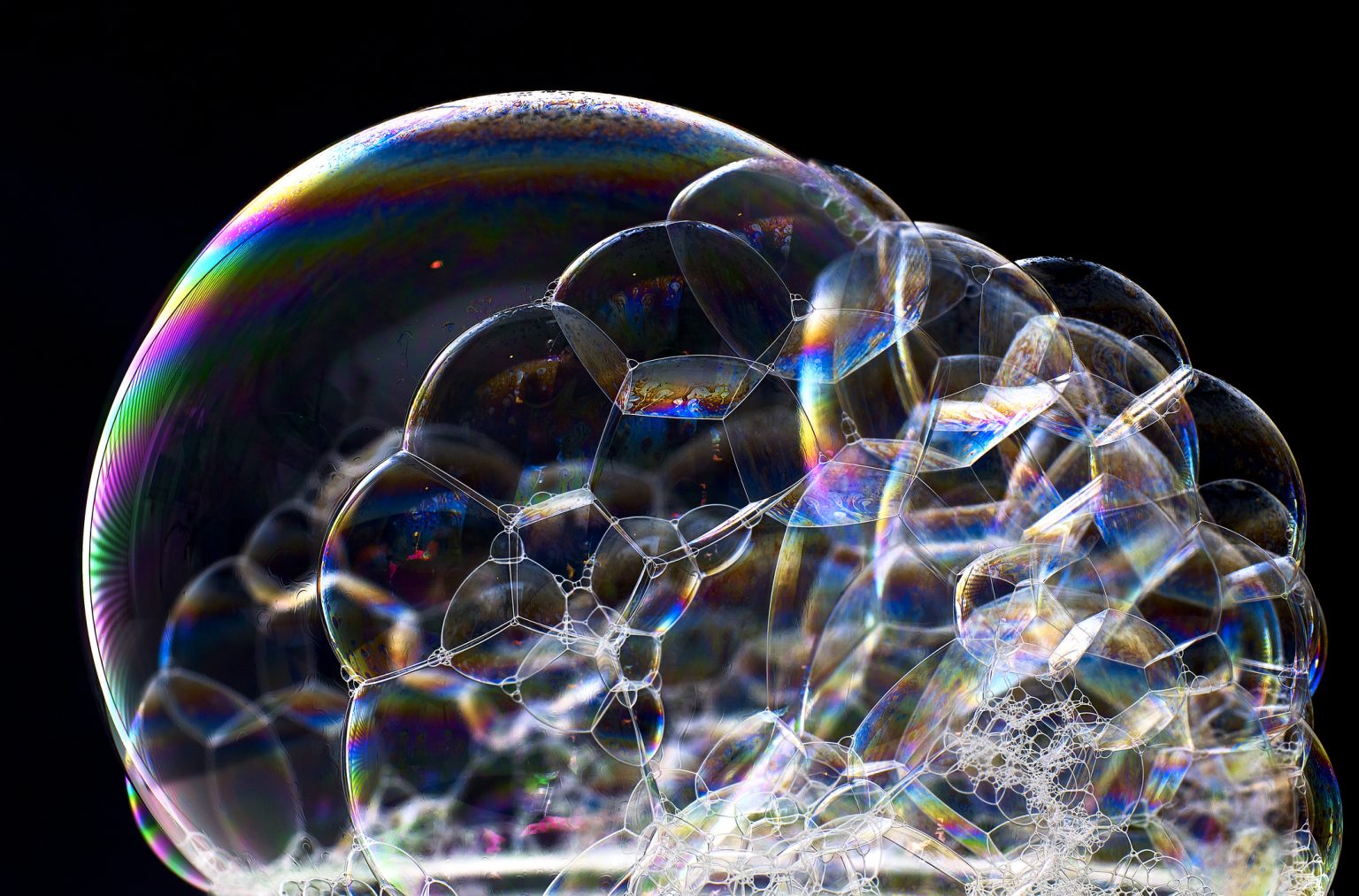 The physics behind building an enduring soap bubble - Ars Technica