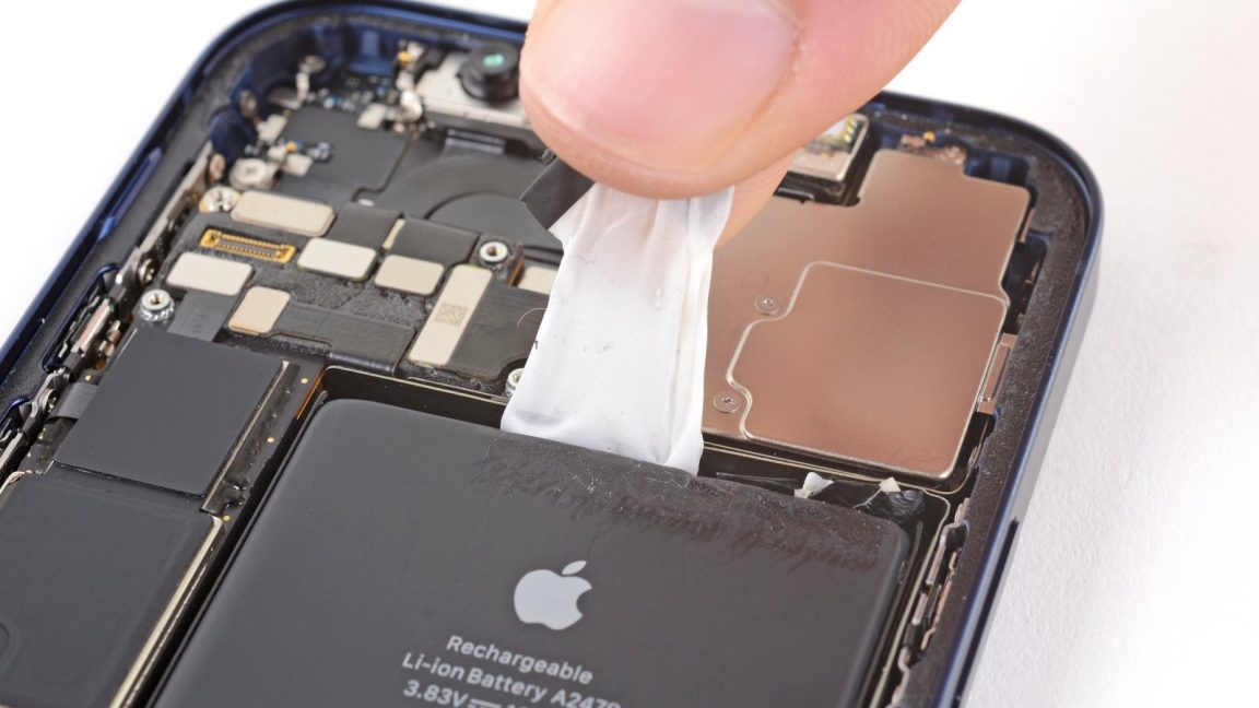 Apple raising its non-AppleCare battery replacement costs across ...