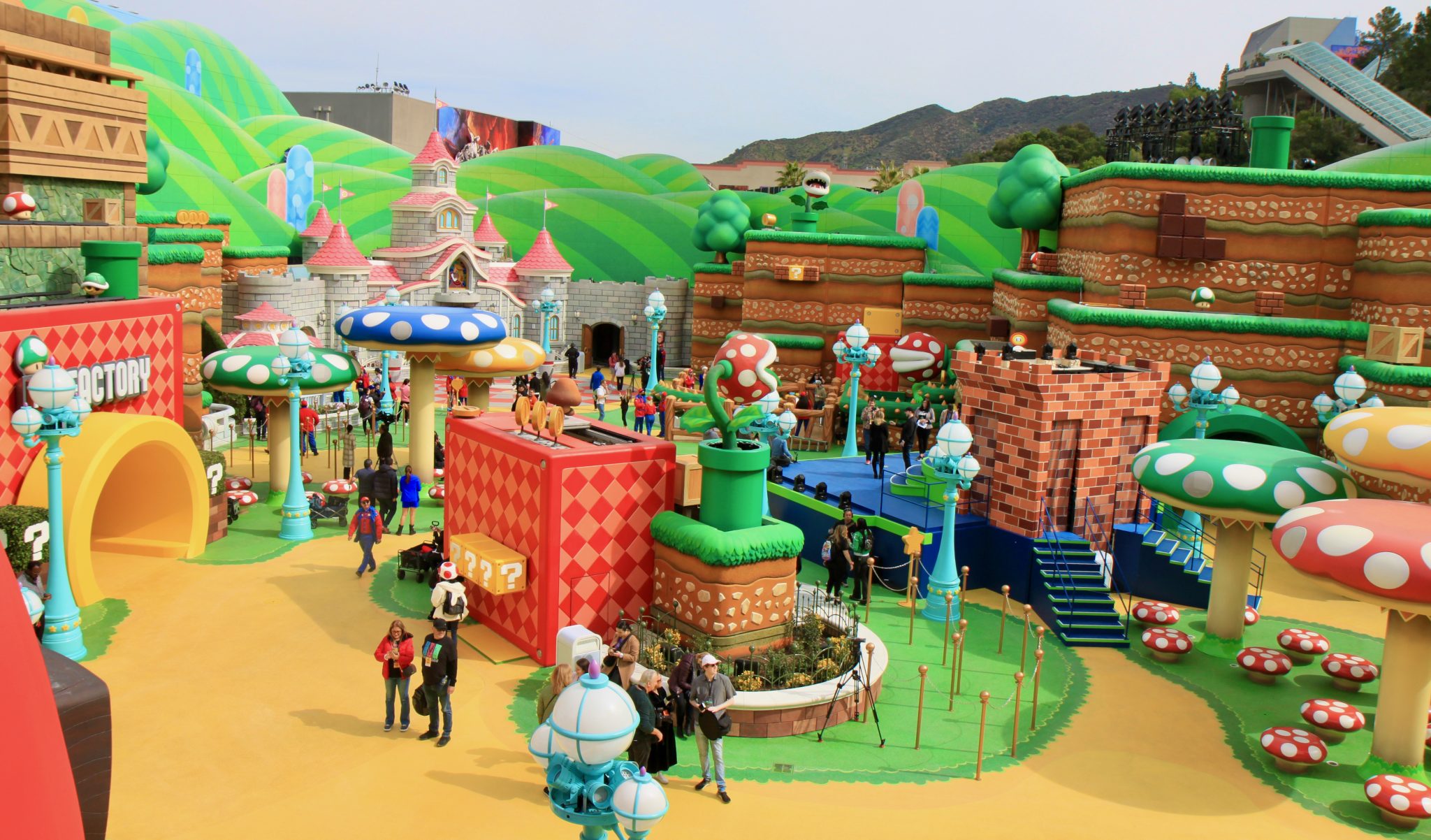 Let’s-a go to Super Nintendo World, Hollywood’s new interactive theme ...