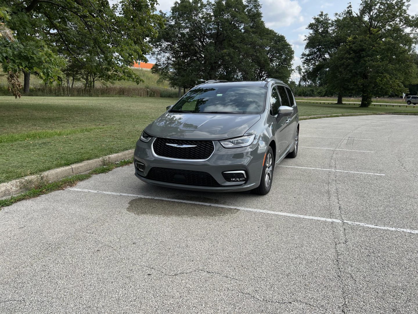 The Chrysler Pacifica is still the best plug-in hybrid minivan on the ...