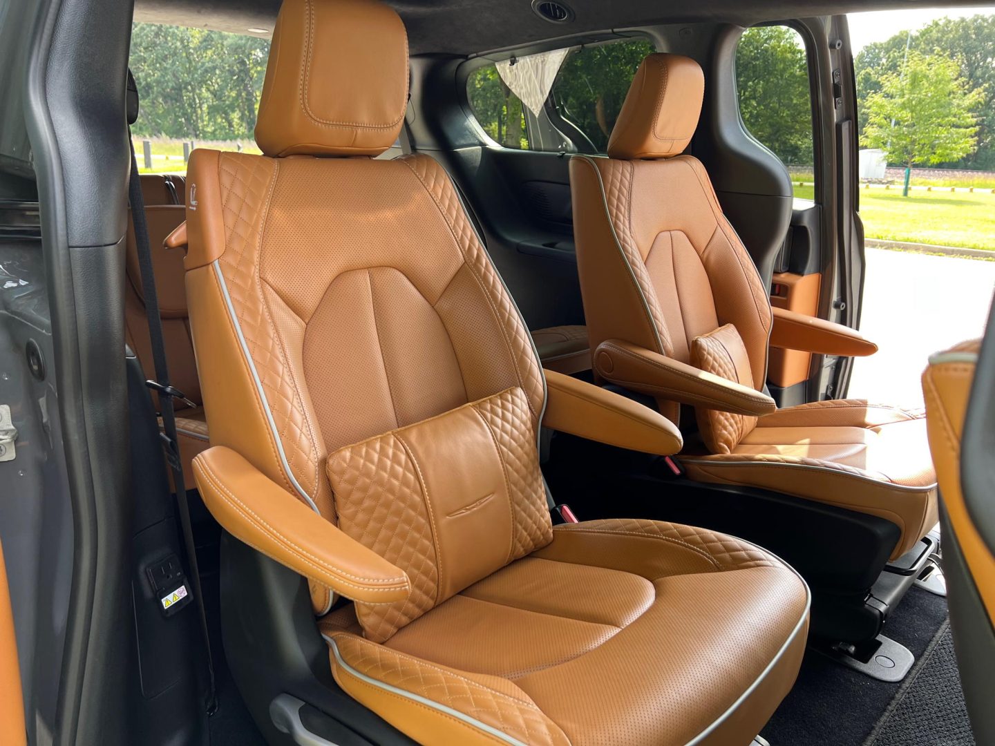 The Chrysler Pacifica is still the best plug-in hybrid minivan on the ...