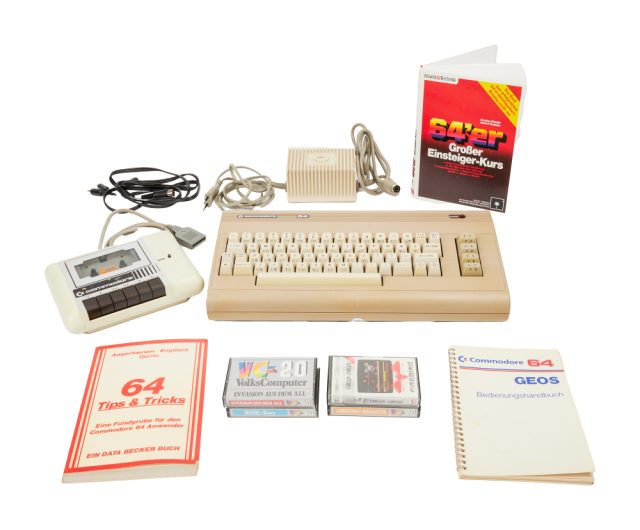 Huge collection of vintage Apple computers goes to auction next week - Ars Technica