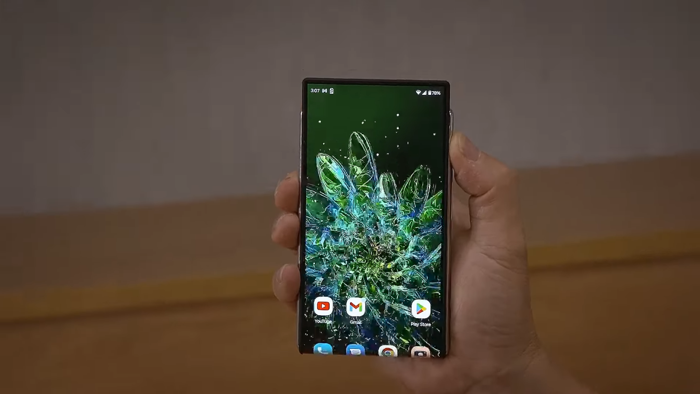 “Moto Rizr” rollable phone shows why rollables don’t work in the real ...