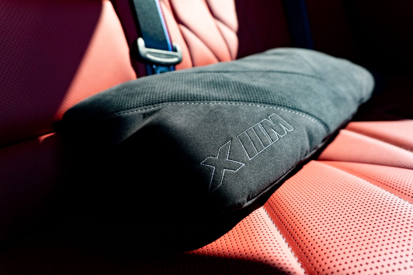 Driving across the American West in techno-excess with the BMW XM - Ars ...