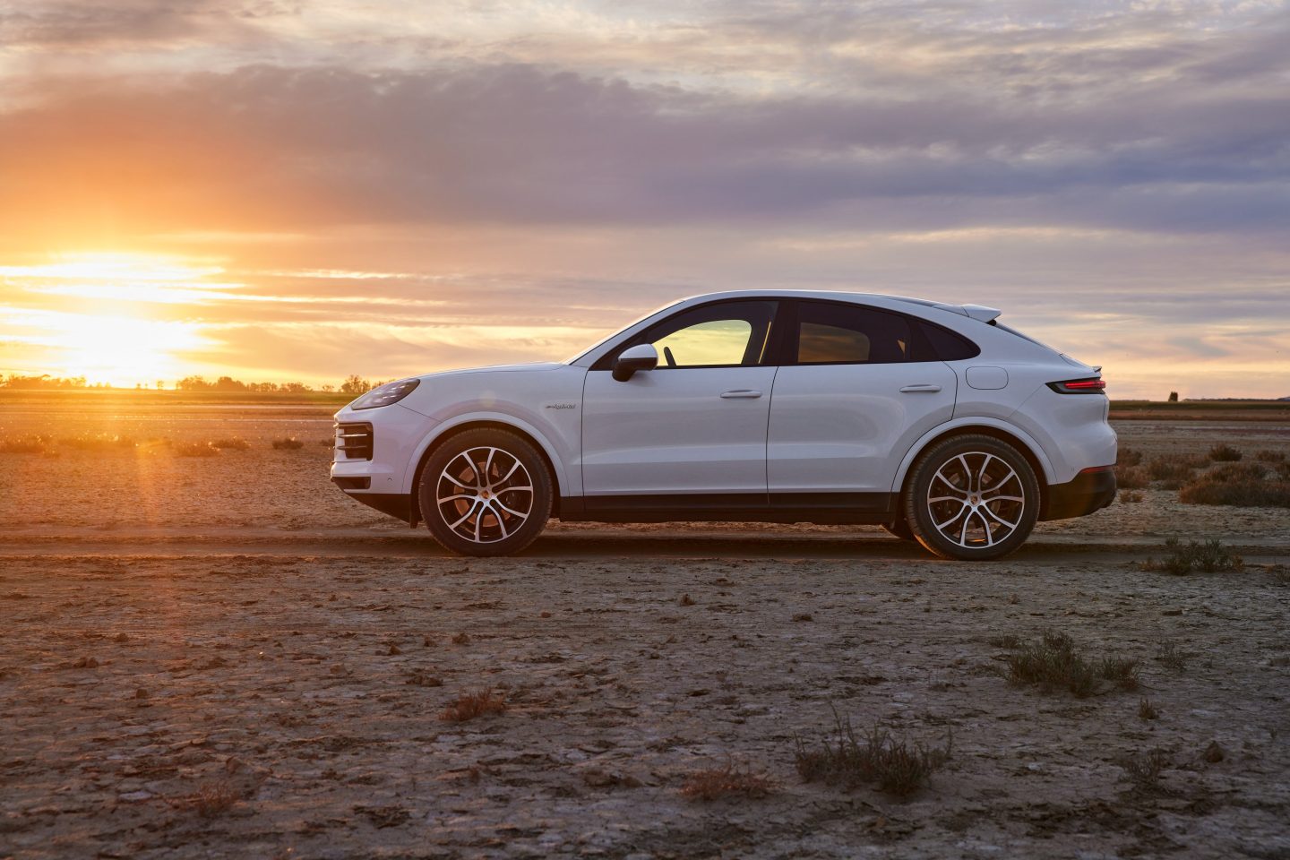 Porsche bumps battery capacity, charging speed for 2024 Cayenne hybrid ...