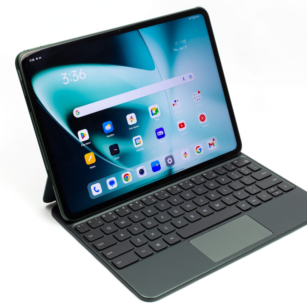 OnePlus Pad hands-on: I did not know they still made displays this bad ...