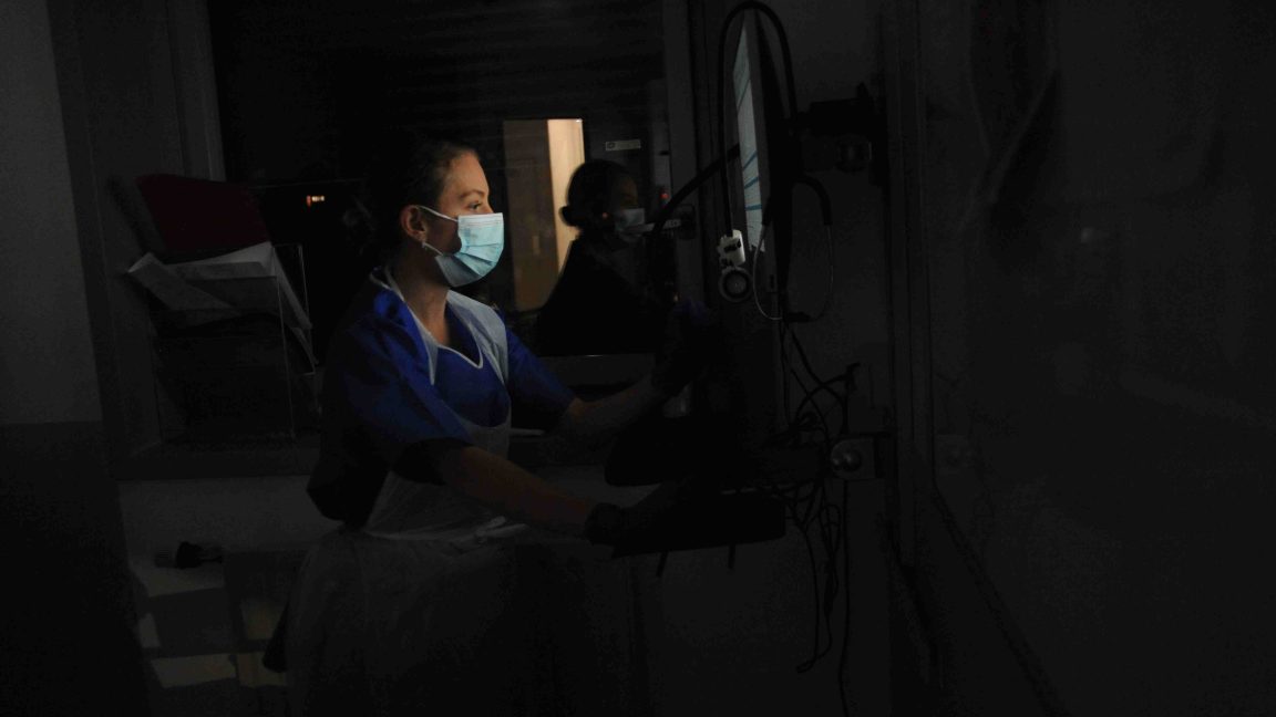 Diagnosing deception: How doctors solved a woman’s dramatically faked ...