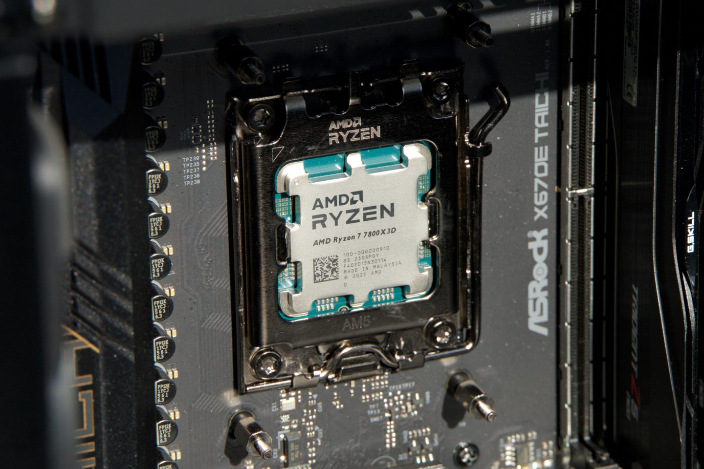 Review: AMD Ryzen 7800X3D is the cheapest way to get the most out of a ...