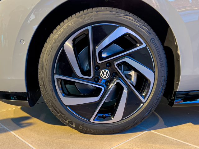 The VW ID.7—a new electric motor and a streamlined sedan shape - Ars ...