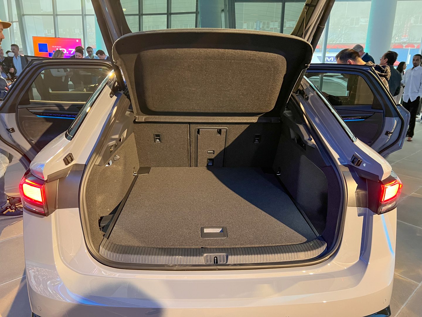 The VW ID.7—a new electric motor and a streamlined sedan shape - Ars ...