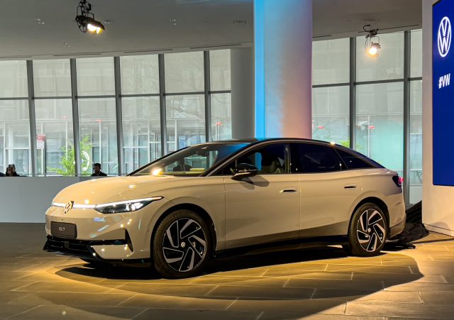 The VW ID.7—a new electric motor and a streamlined sedan shape - Ars ...