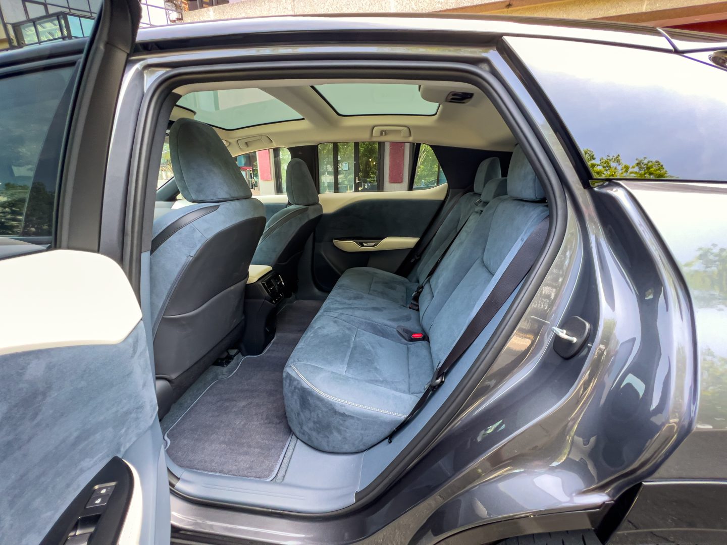 Lexus’s first EV, the RZ 450e, is pretty mid—glitchy and inefficient ...