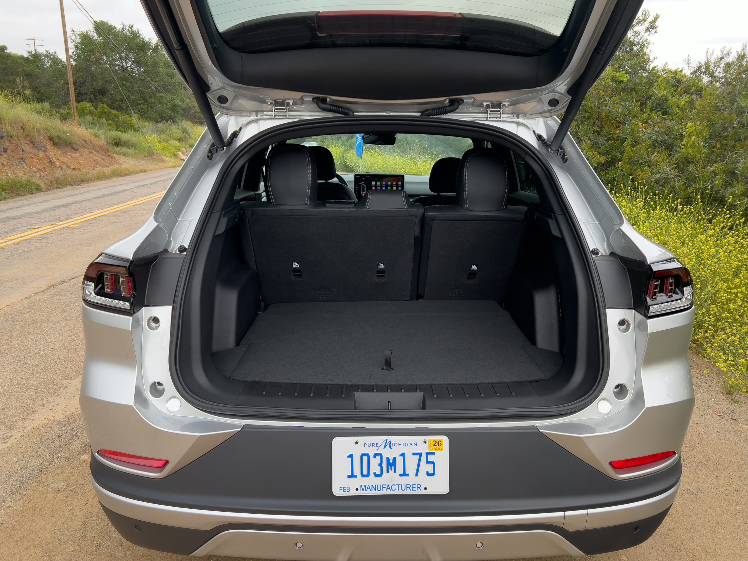 Vietnam’s first export EV, Vinfast VF8, makes shaky but promising US ...