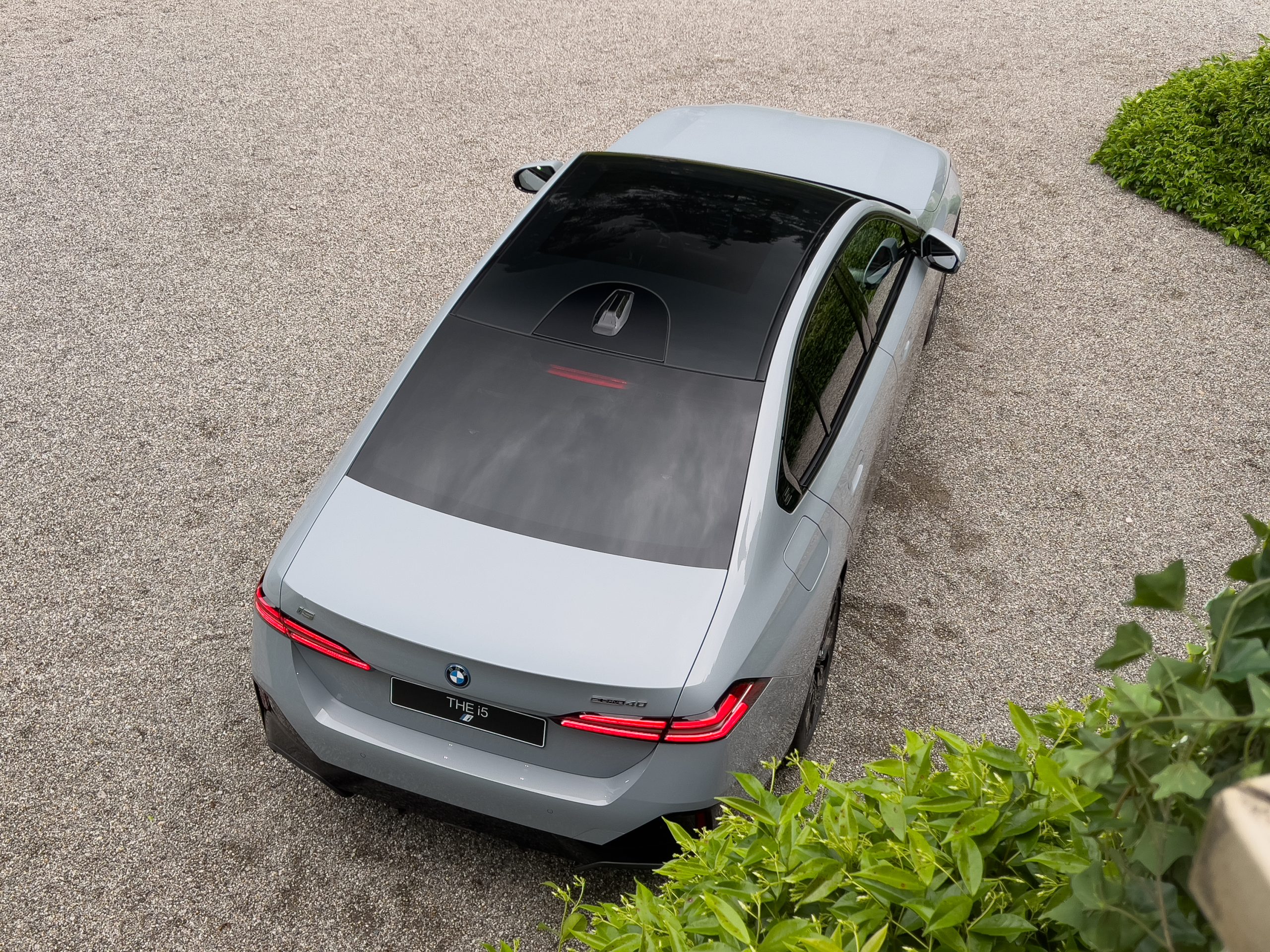 BMW plays it safe with design of new electric sedan, the 2024 i5 - Ars ...