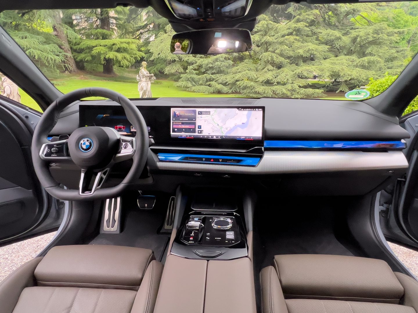 BMW plays it safe with design of new electric sedan, the 2024 i5 - Ars ...