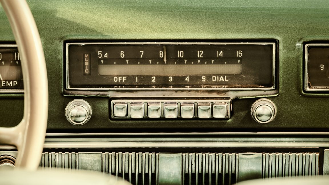 Congress wants AM radio in all new cars—trade groups say that’s a ...