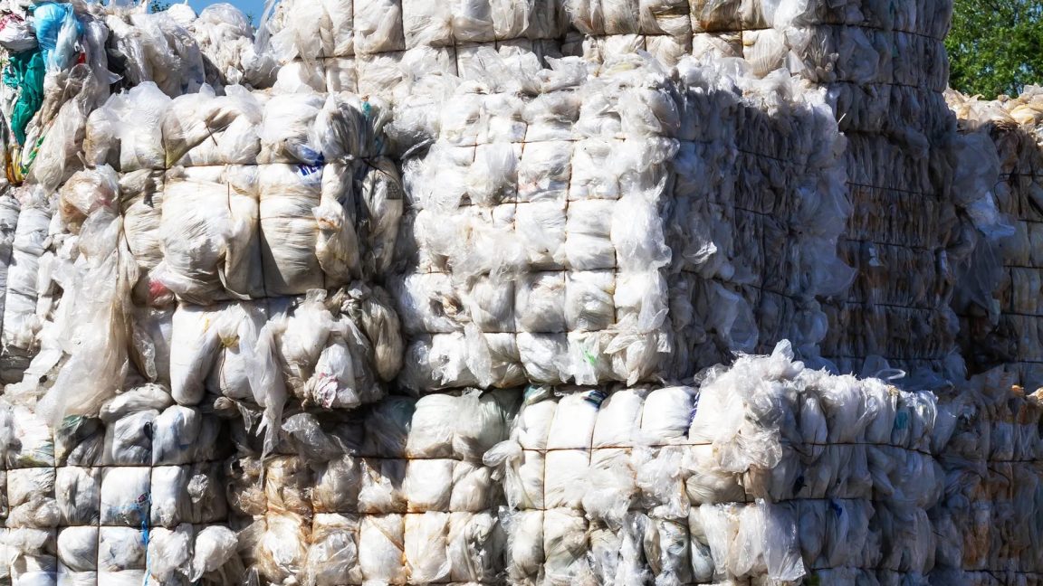 Yet another problem with recycling: It spews microplastics - Ars Technica