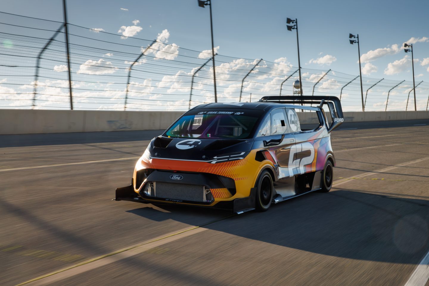Ford’s bonkers new electric Supervan 4 is racing Pikes Peak this Sunday ...