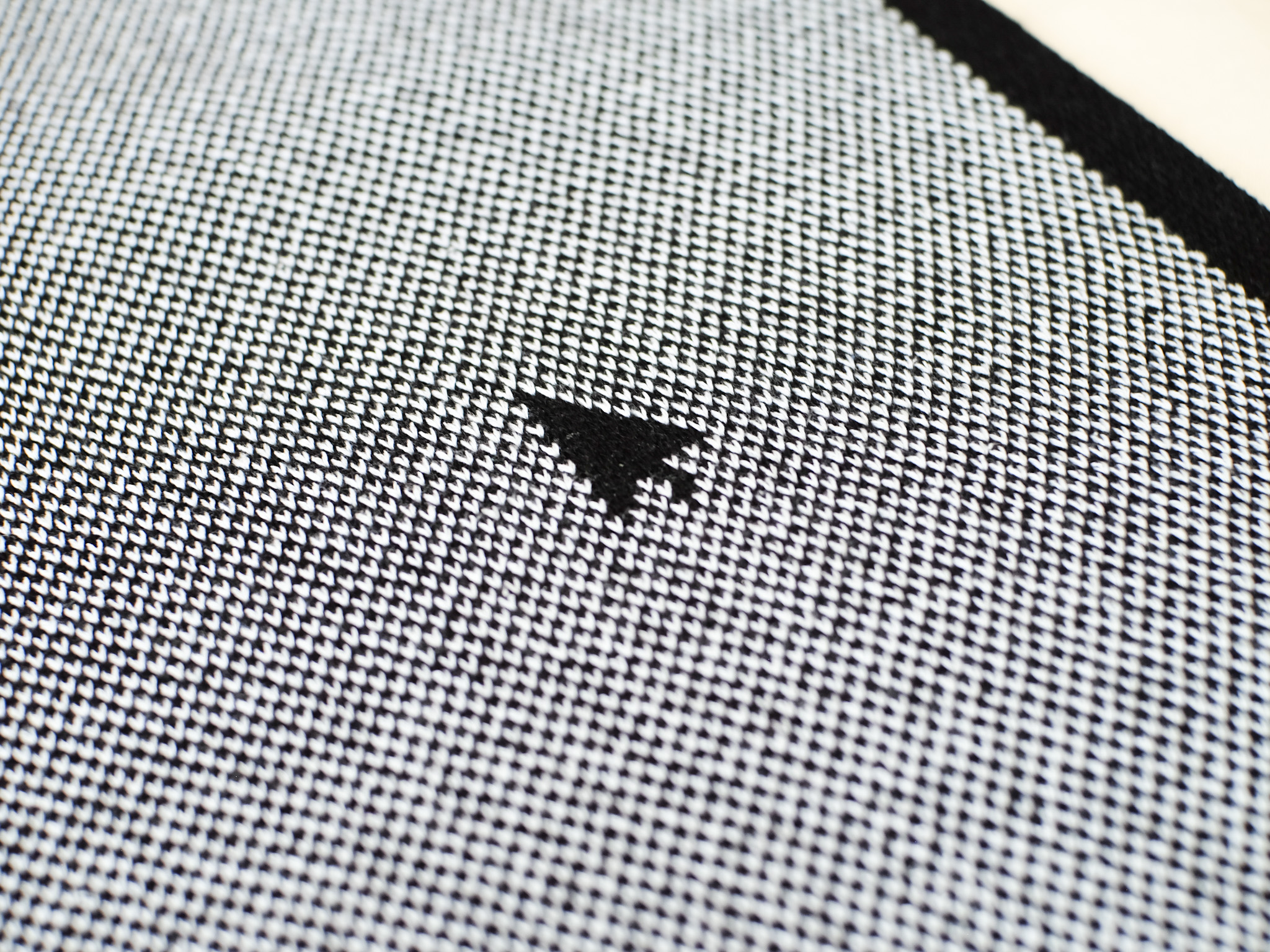 Retro MacOS desktop blanket trades pixels for thread, and it looks Mac ...