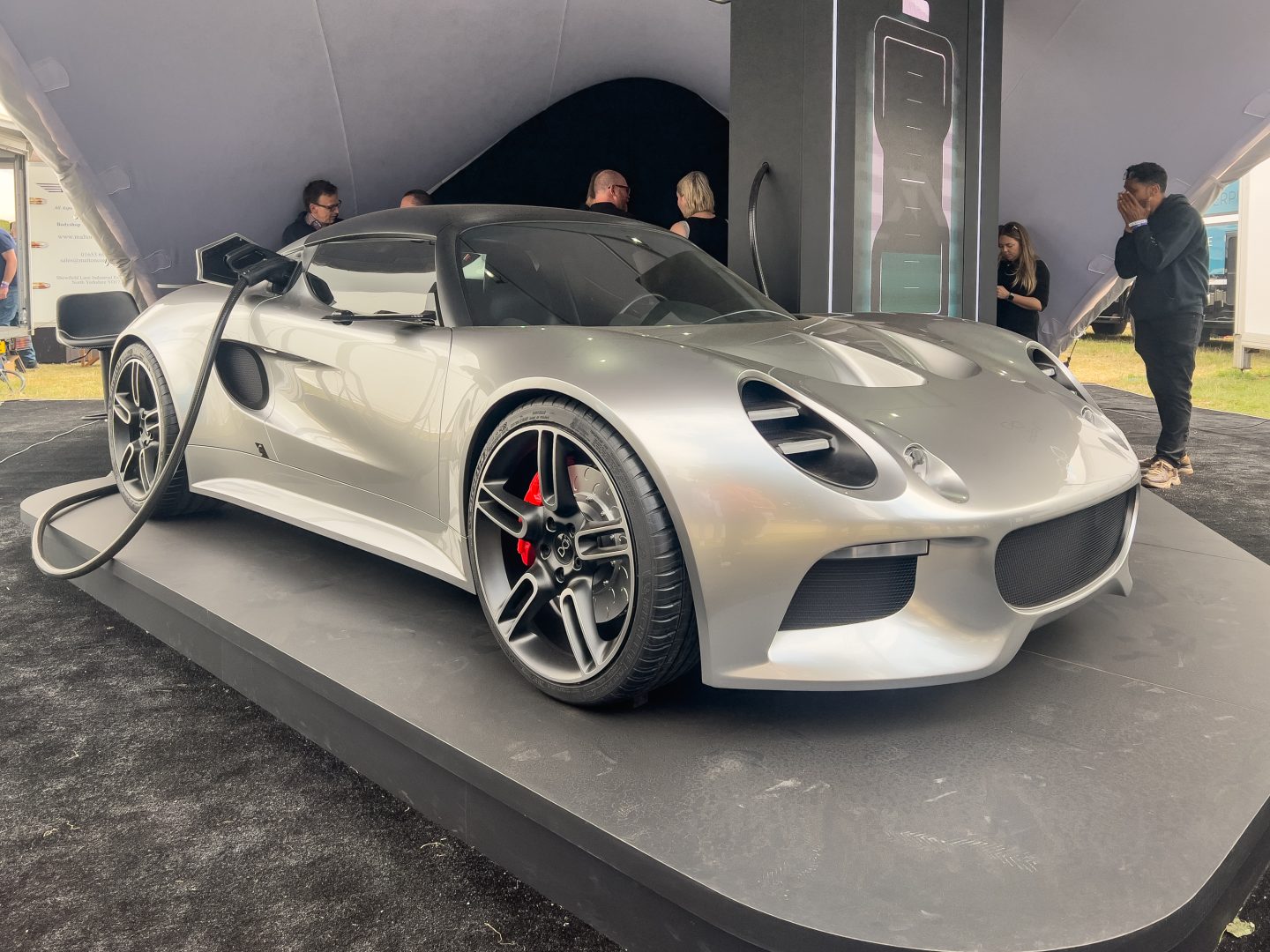 Ultra-fast niobium batteries boast 6-min charge for Lotus Elise-based ...