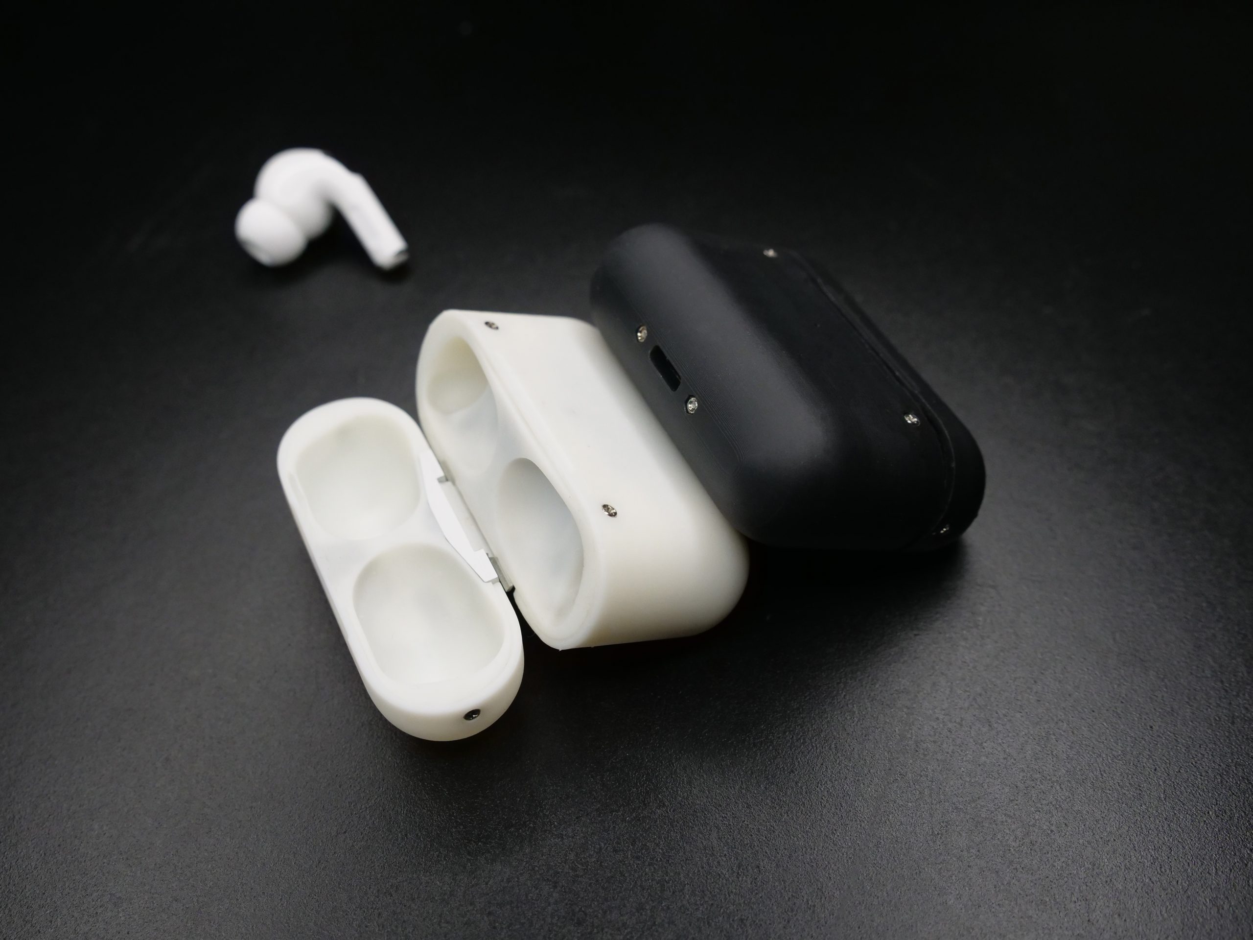 Man open-sources the self-repairable AirPods Pro case that Apple won’t ...
