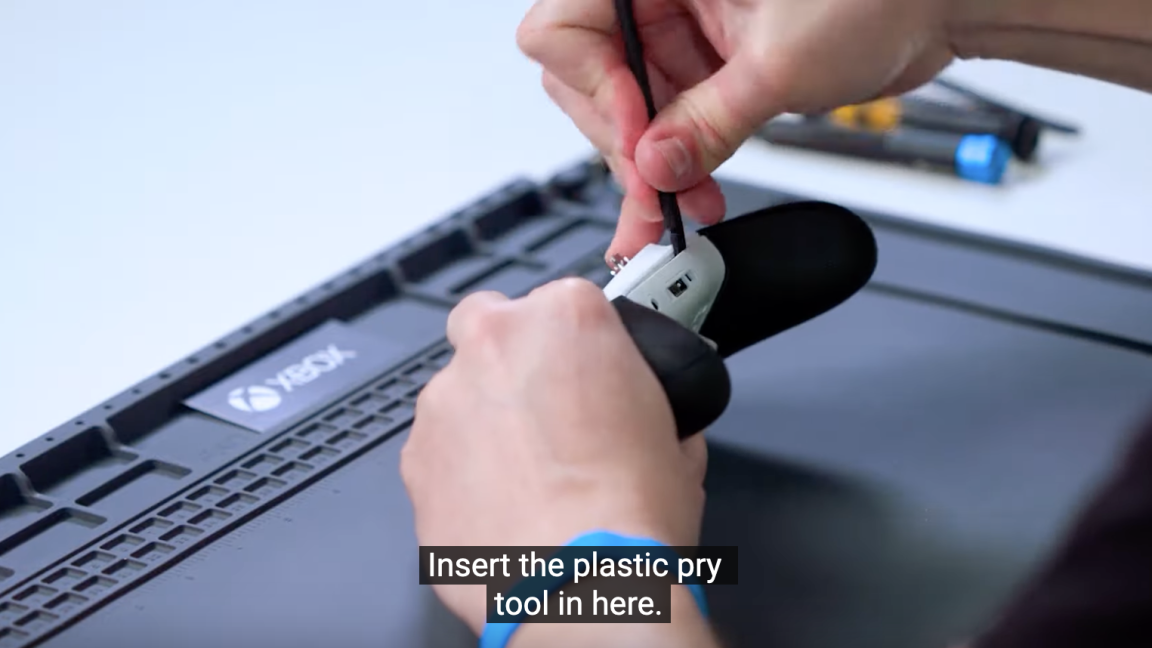 Microsoft keeps pushing toward repairability, now with Xbox controller ...