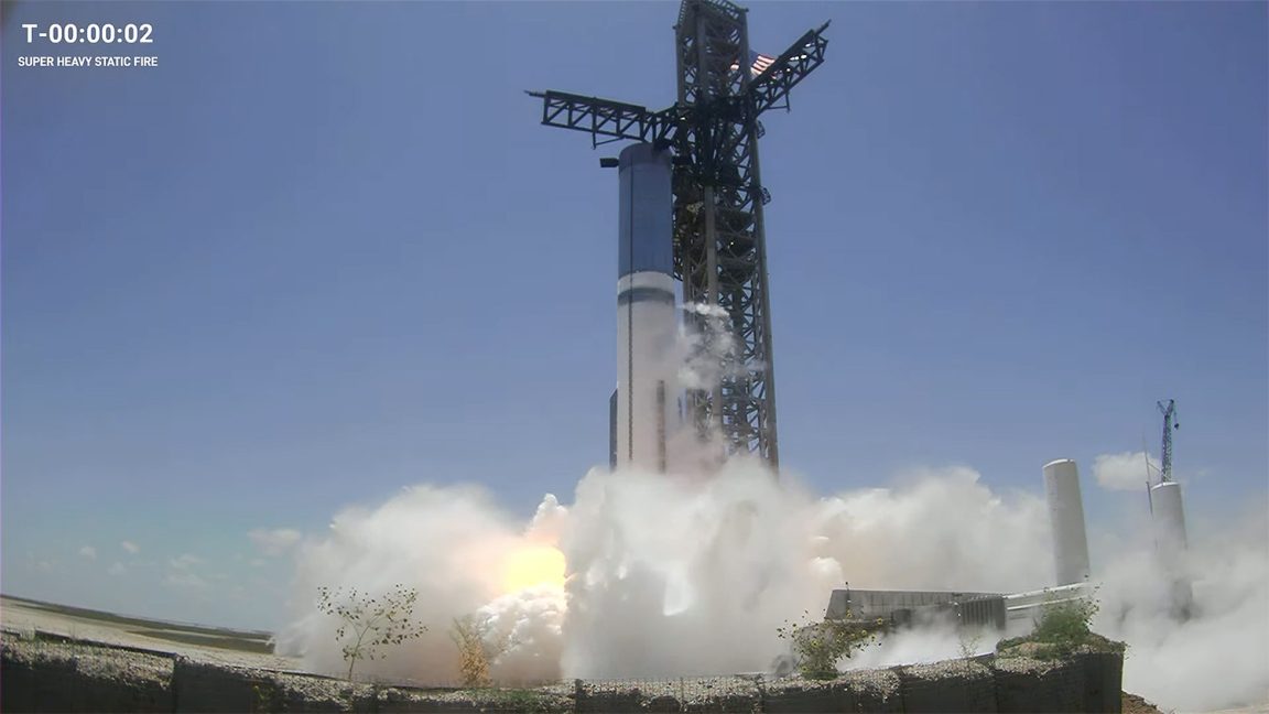 SpaceX conducts a mostly successful test of its Super Heavy booster ...