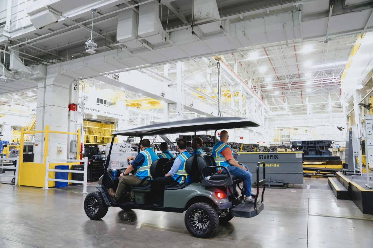Rivian’s new dual-motor EVs boost range up to 410 miles - Ars Technica