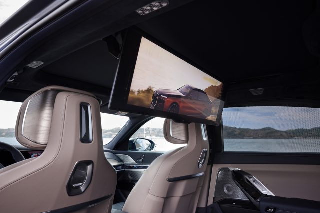 The 2024 BMW i7 M70—electric luxury turned up to 11 - Ars Technica