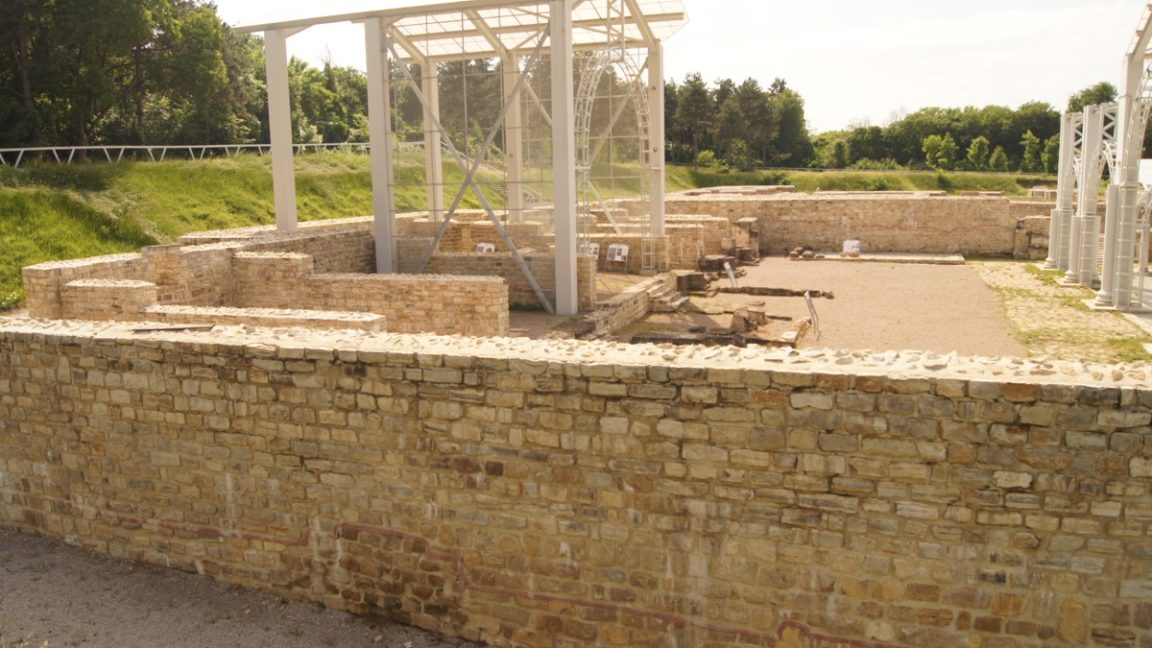 Archaeologists: Roman soldiers used this built-in fridge to keep their ...