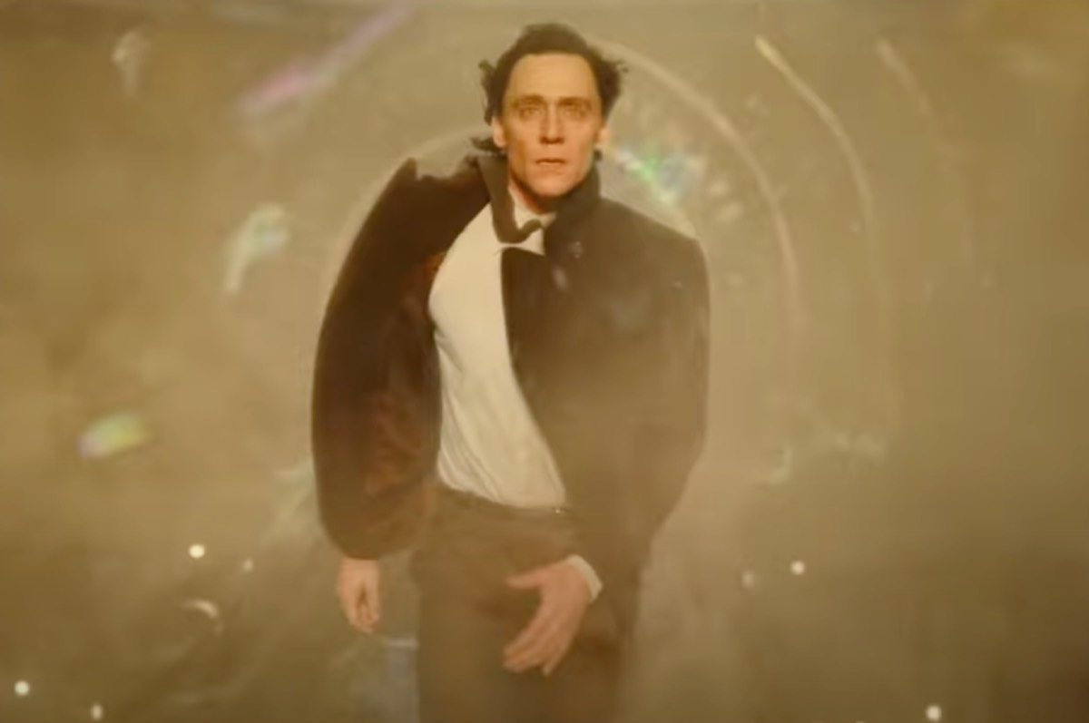 Around and around and around through time we go in new teaser for Loki ...