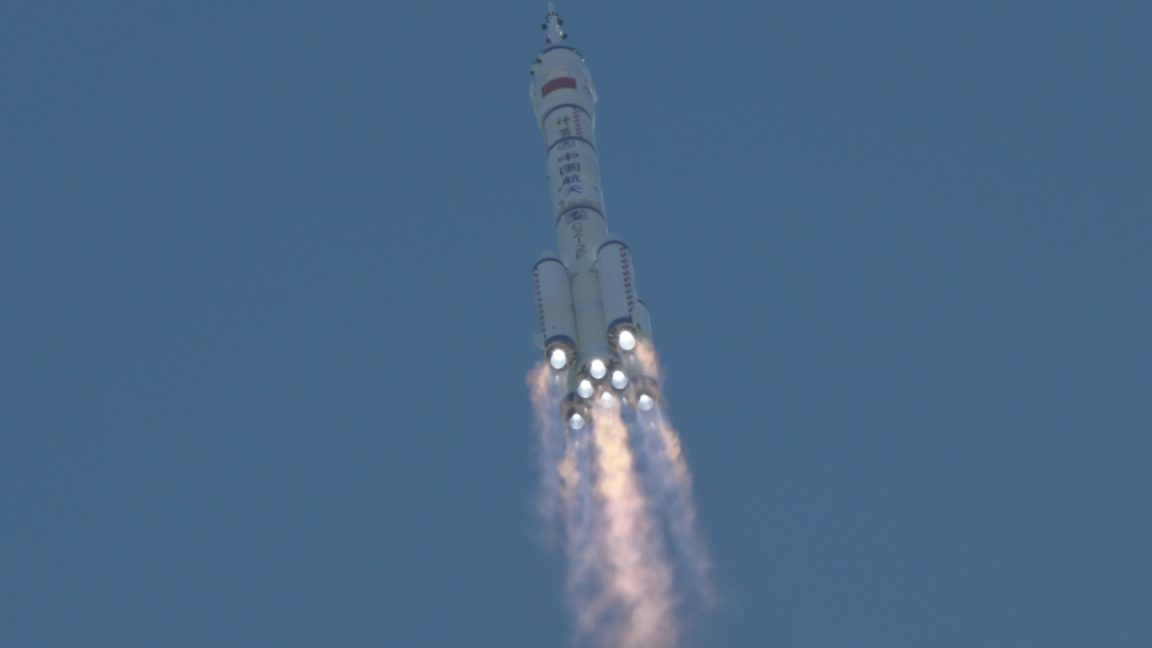 Rocket Report: China launches 3-man crew; SpaceX adds to busy manifest ...