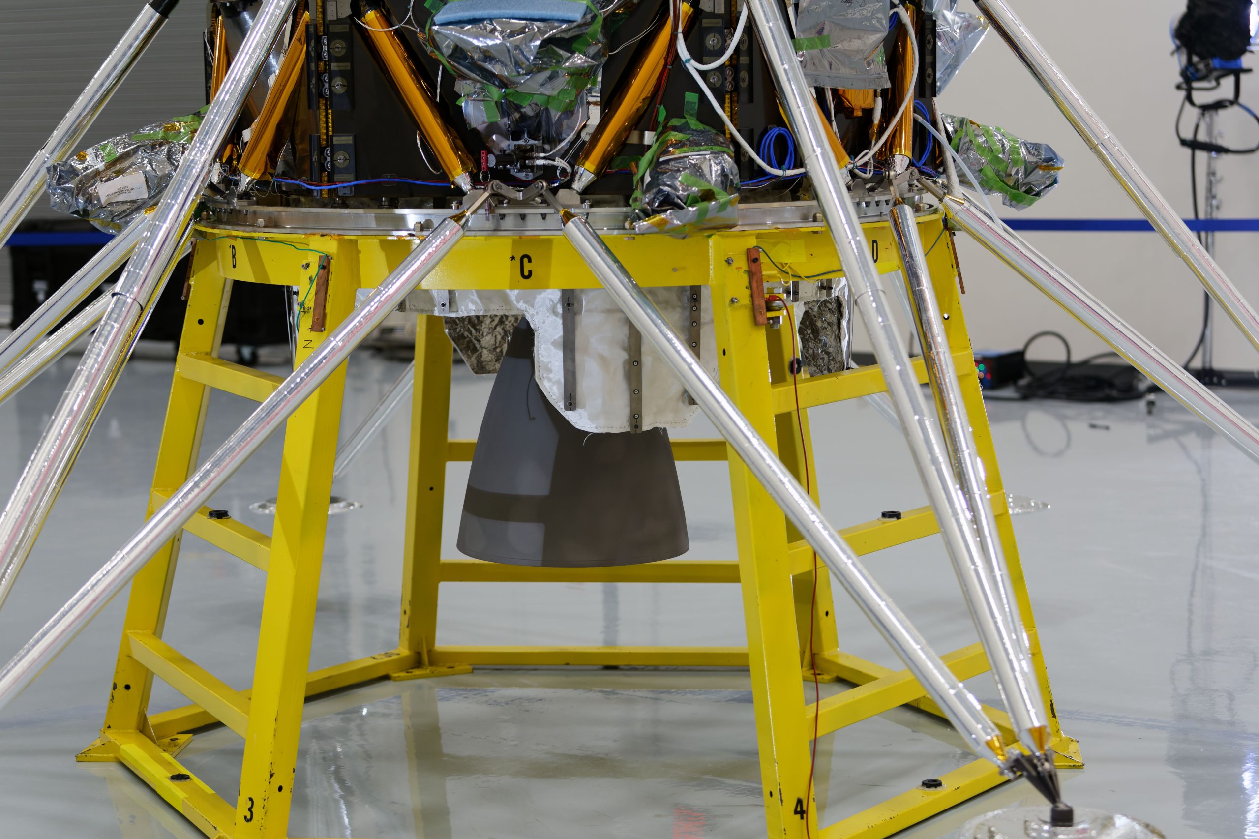 Ars takes a close-up look at the first US lunar lander in half a ...
