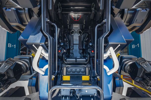 Archax is a $2.7 million pilotable robot for the ultra-wealthy - Ars ...