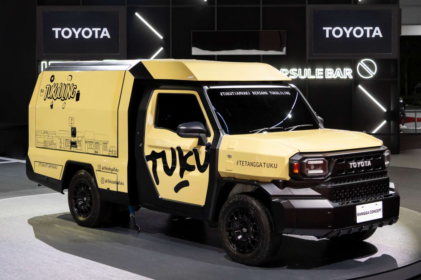 Toyota shows electric concepts at Tokyo show, but it may never build ...