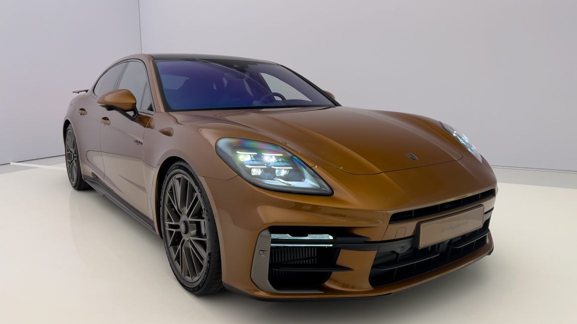 Porsche’s third-gen Panamera plug-in hybrid pairs V8 with a big battery ...